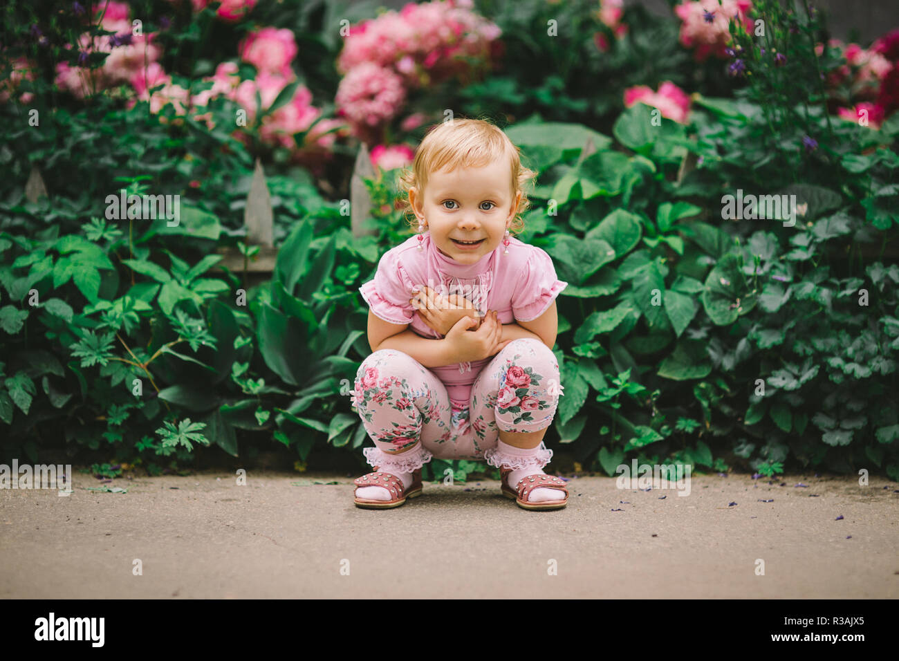 Piddling hi-res stock photography and images - Alamy