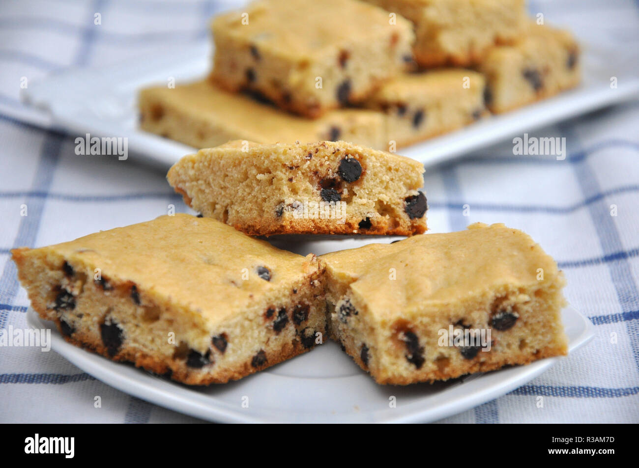 Cupcake topping chocolate chips hi-res stock photography and images - Alamy