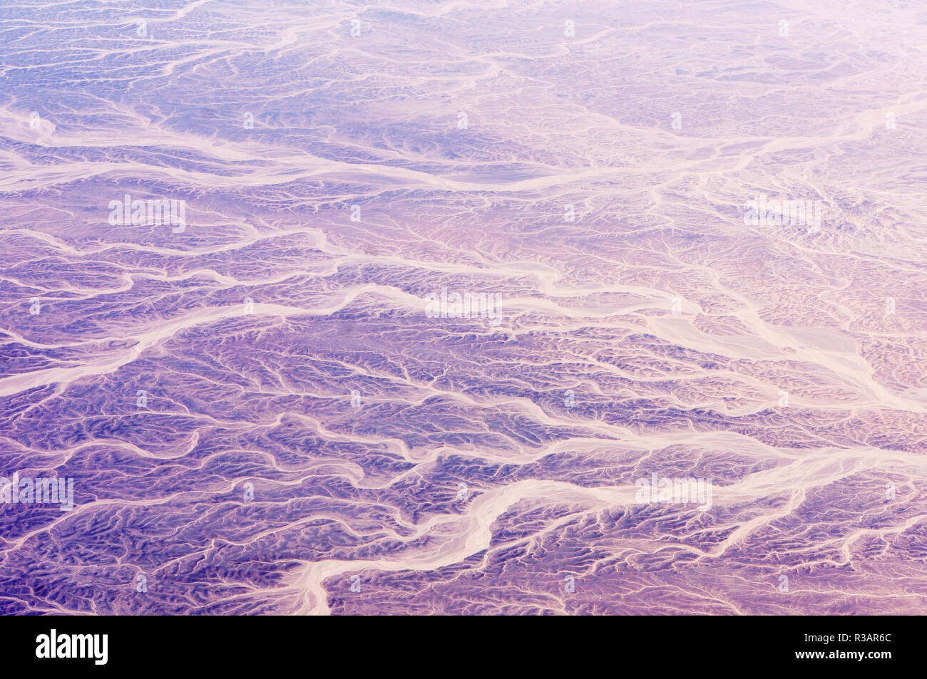 pattern of dry watercourses in the desert Stock Photo - Alamy