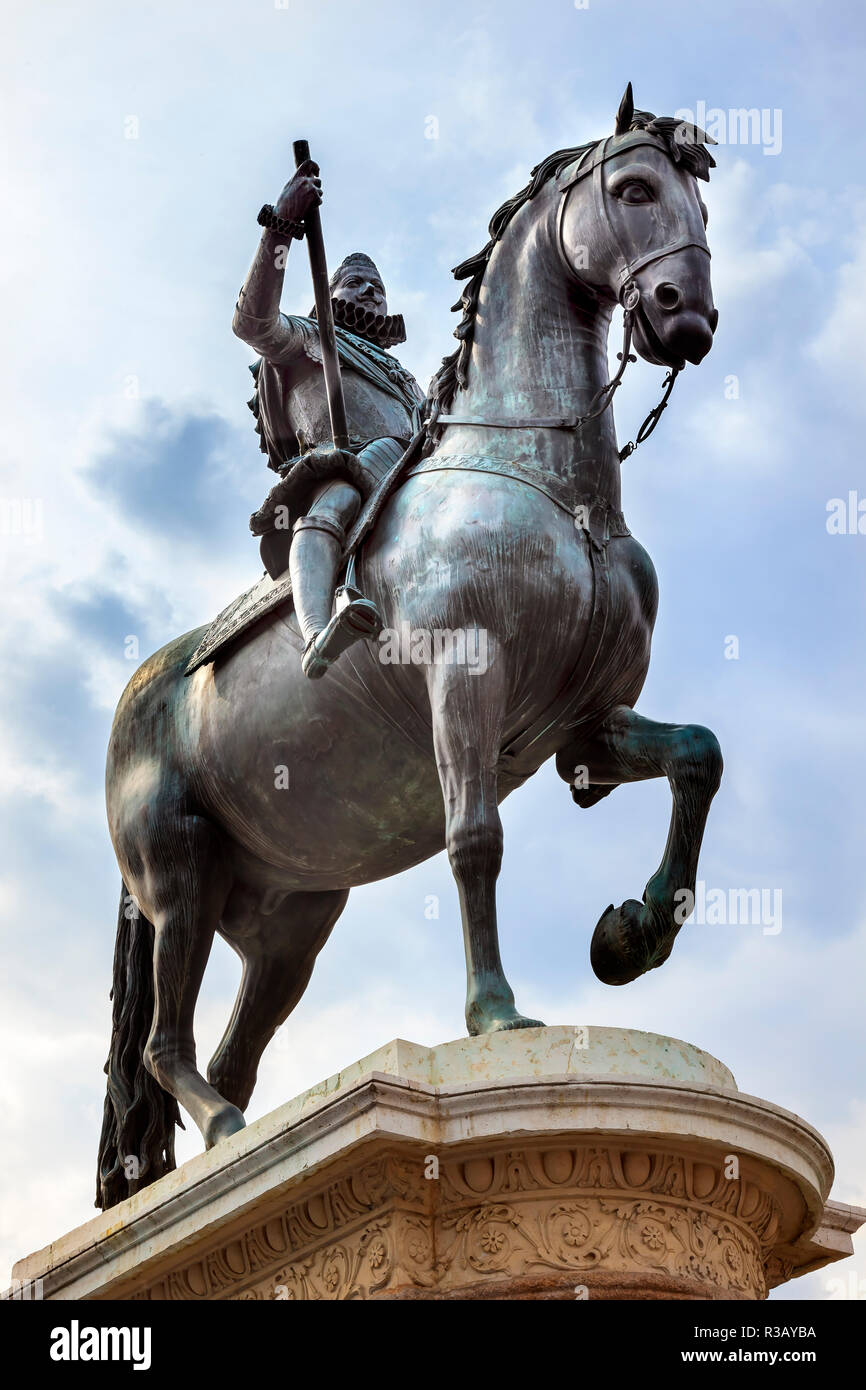 Bazan stone hi-res stock photography and images - Alamy