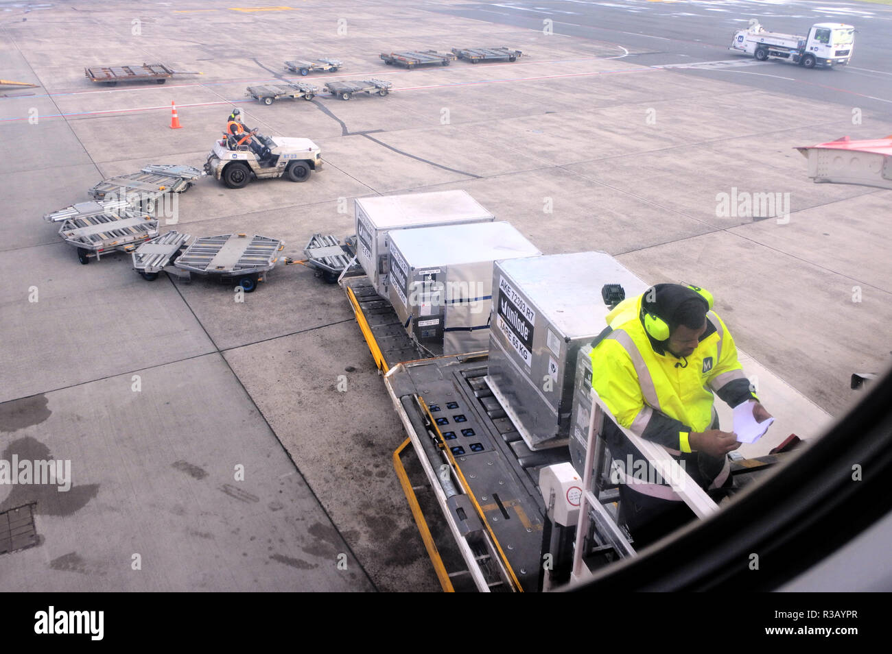 Airport Ground Crew Ramp Stock Photos & Airport Ground Crew Ramp Stock ...