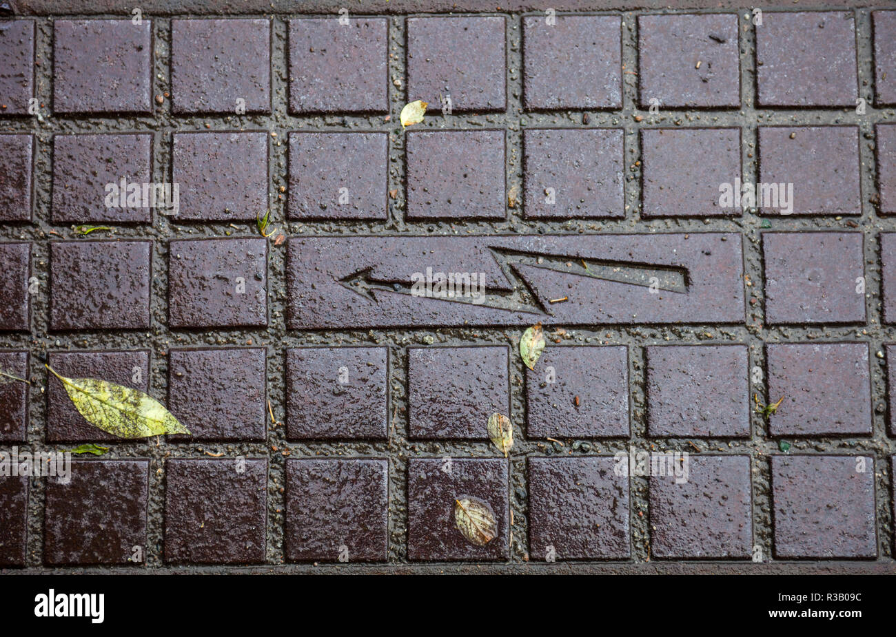 Electrical manhole cover hi-res stock photography and images - Alamy