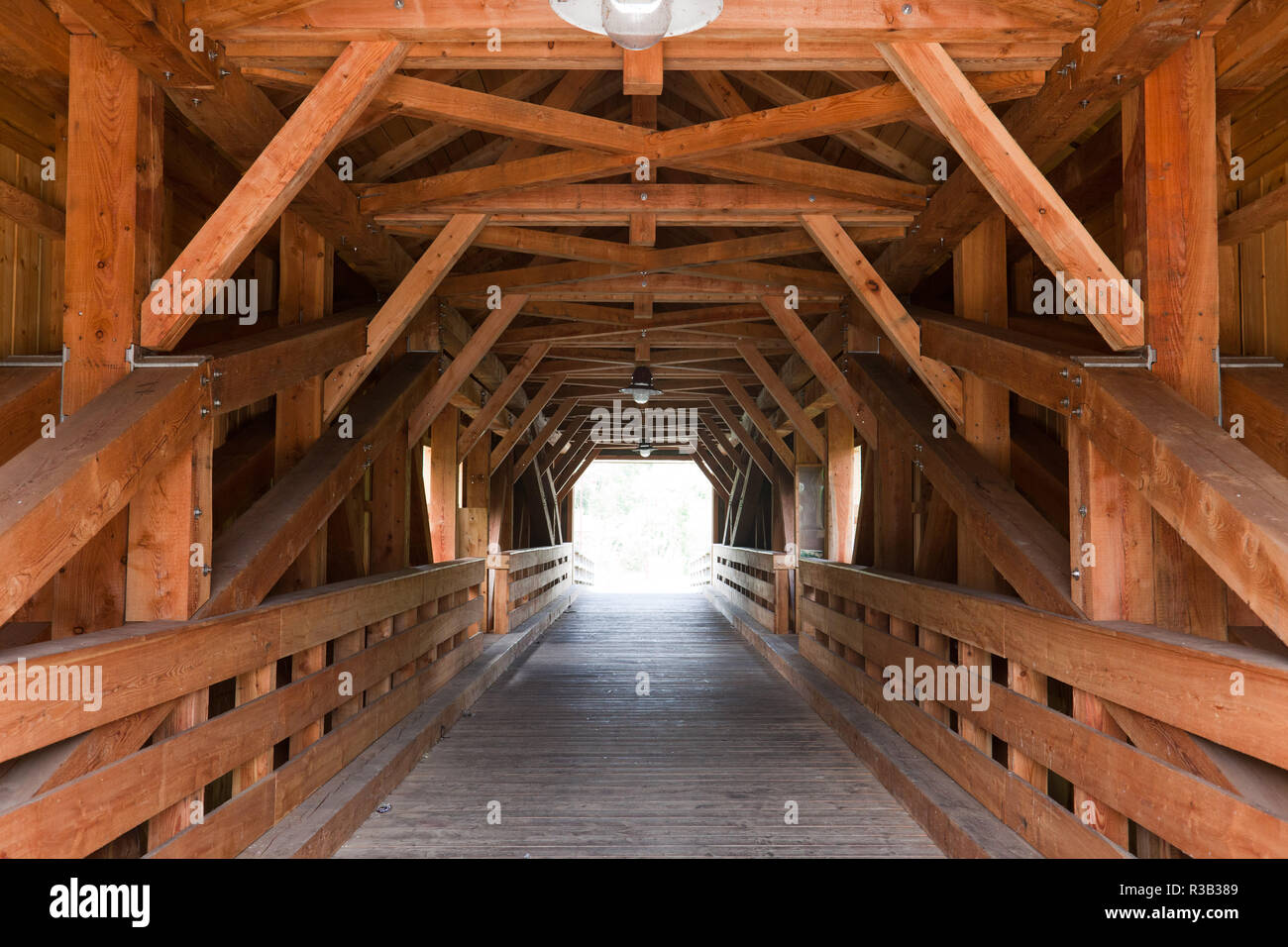 Wooden bridge parapet hi-res stock photography and images - Alamy