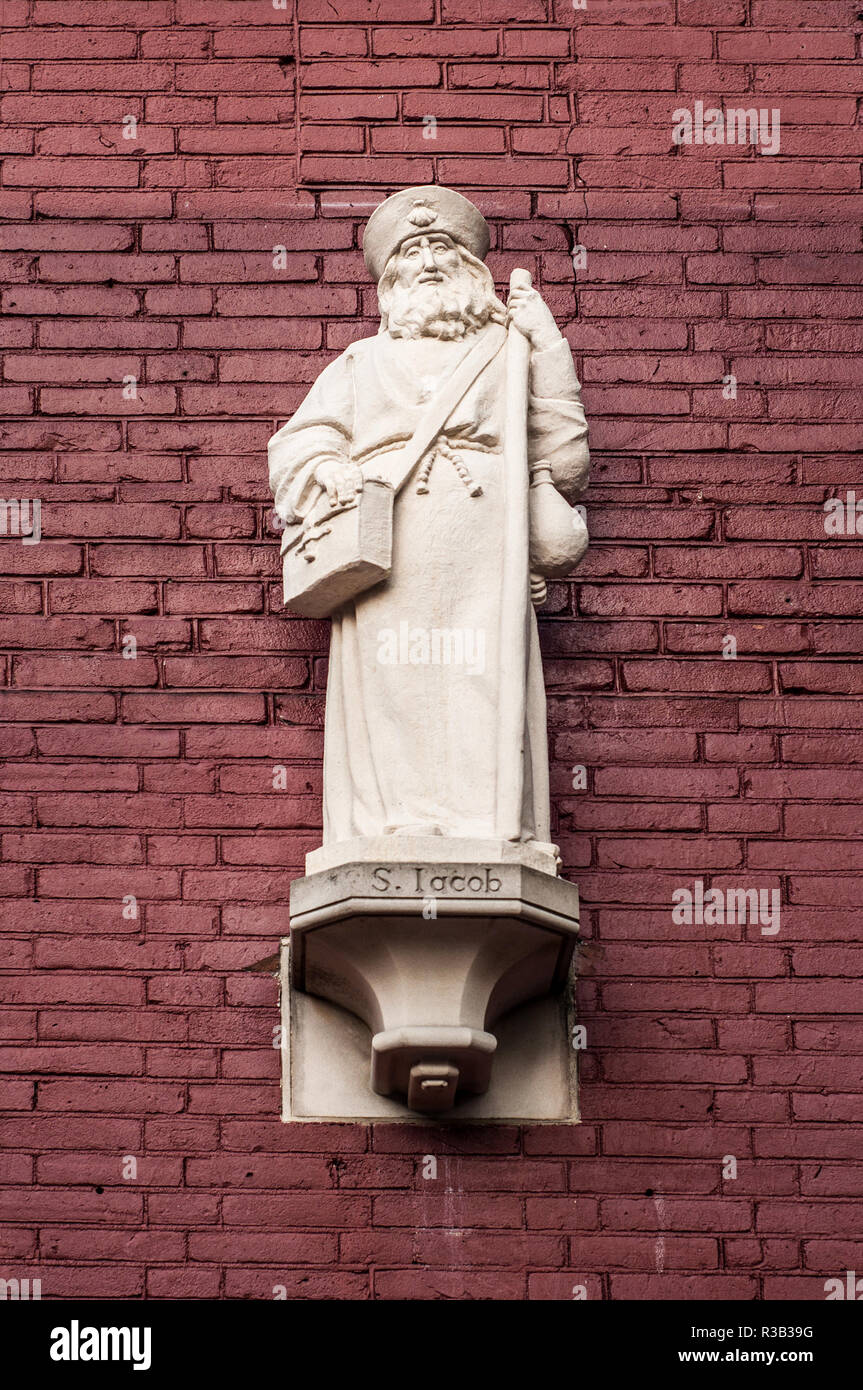 Statue of Saint Jacob on the walls of a cathedral in Amsterdam Stock ...