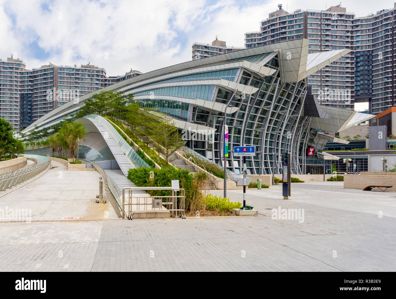 Kowloon station hi-res stock photography and images - Alamy