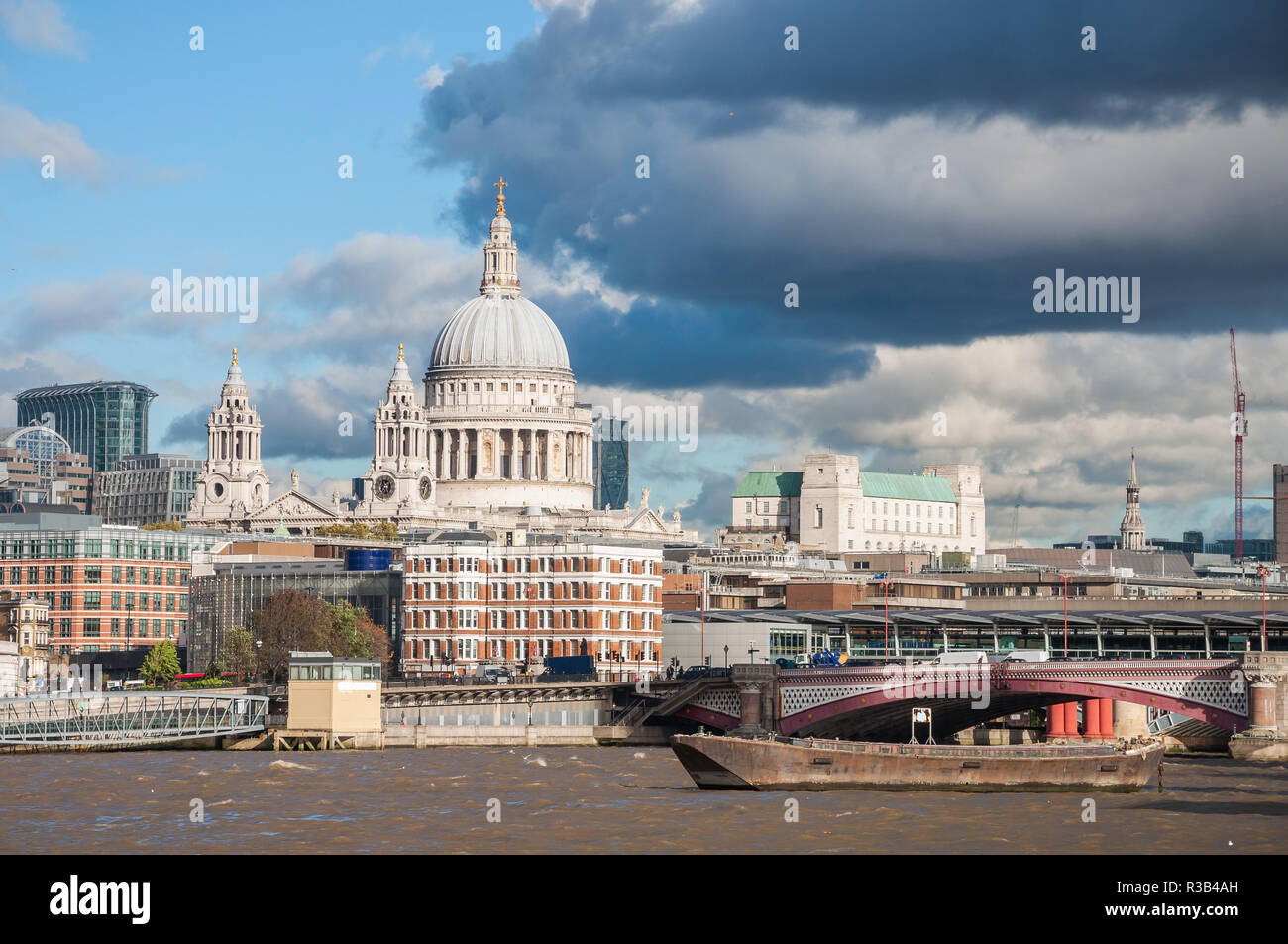 beautiful cityscape of london Stock Photo - Alamy