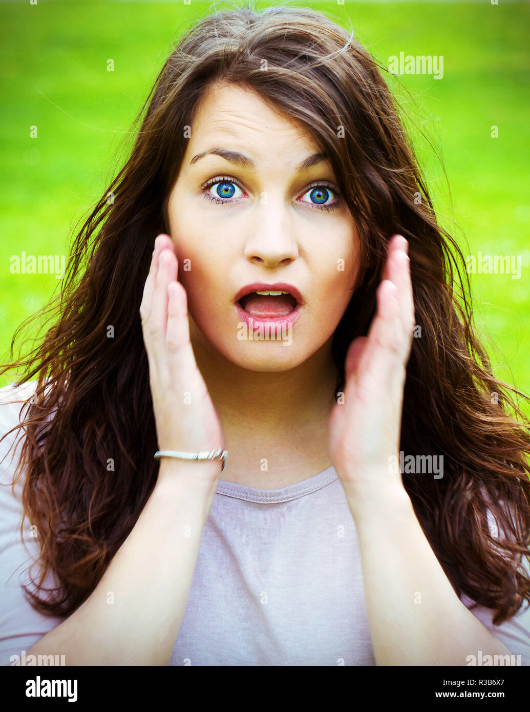 Teenager girls surprise hi-res stock photography and images - Alamy