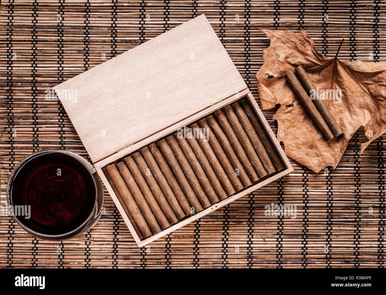 Cigarillos hi-res stock photography and images - Alamy