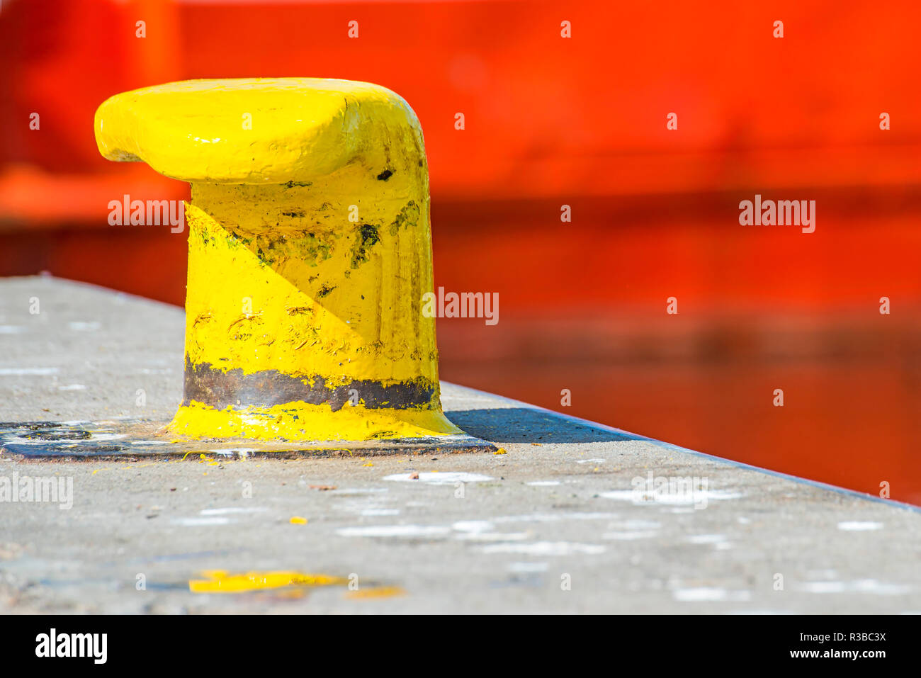 bollard in port Stock Photo - Alamy