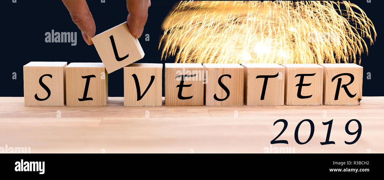 Dices form the word "SILVESTER" which is german for the new year eve ...