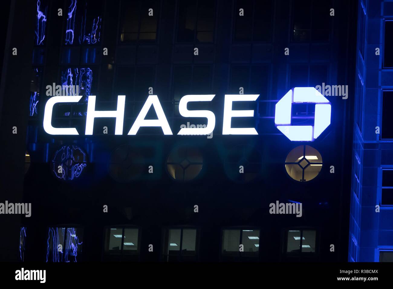 Chase bank downtown dallas hi-res stock photography and images - Alamy
