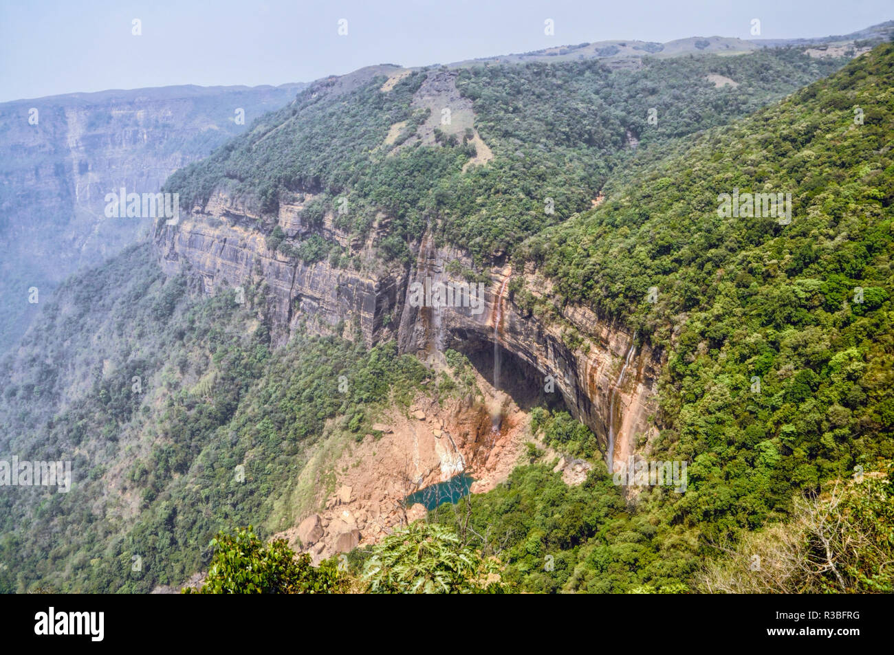 Cherrapunji meghalaya waterfall hi-res stock photography and images - Alamy