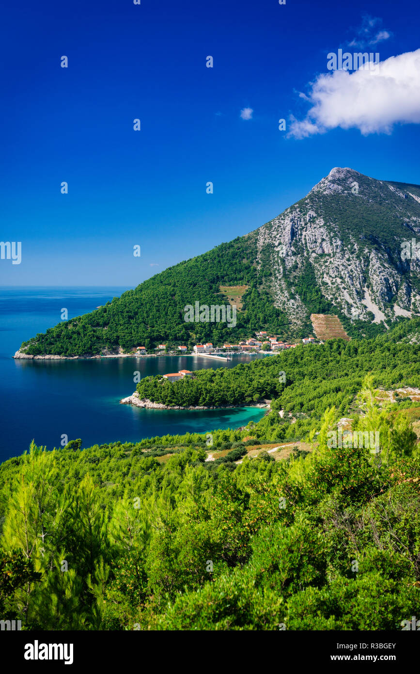 The village of Trstenik on the Peljesac Peninsula above the Adriatic ...
