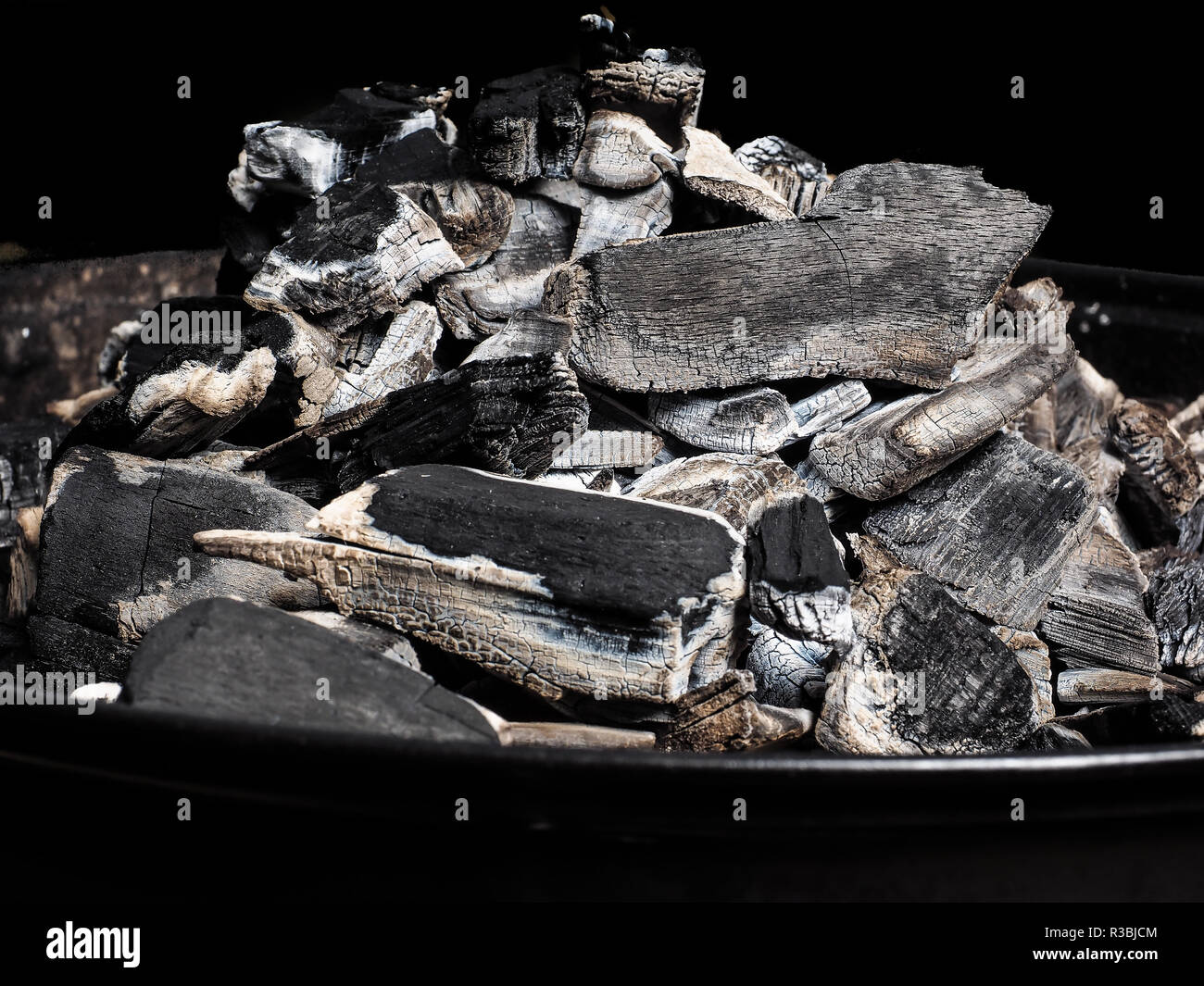 Barbeque coal ash hi-res stock photography and images - Alamy