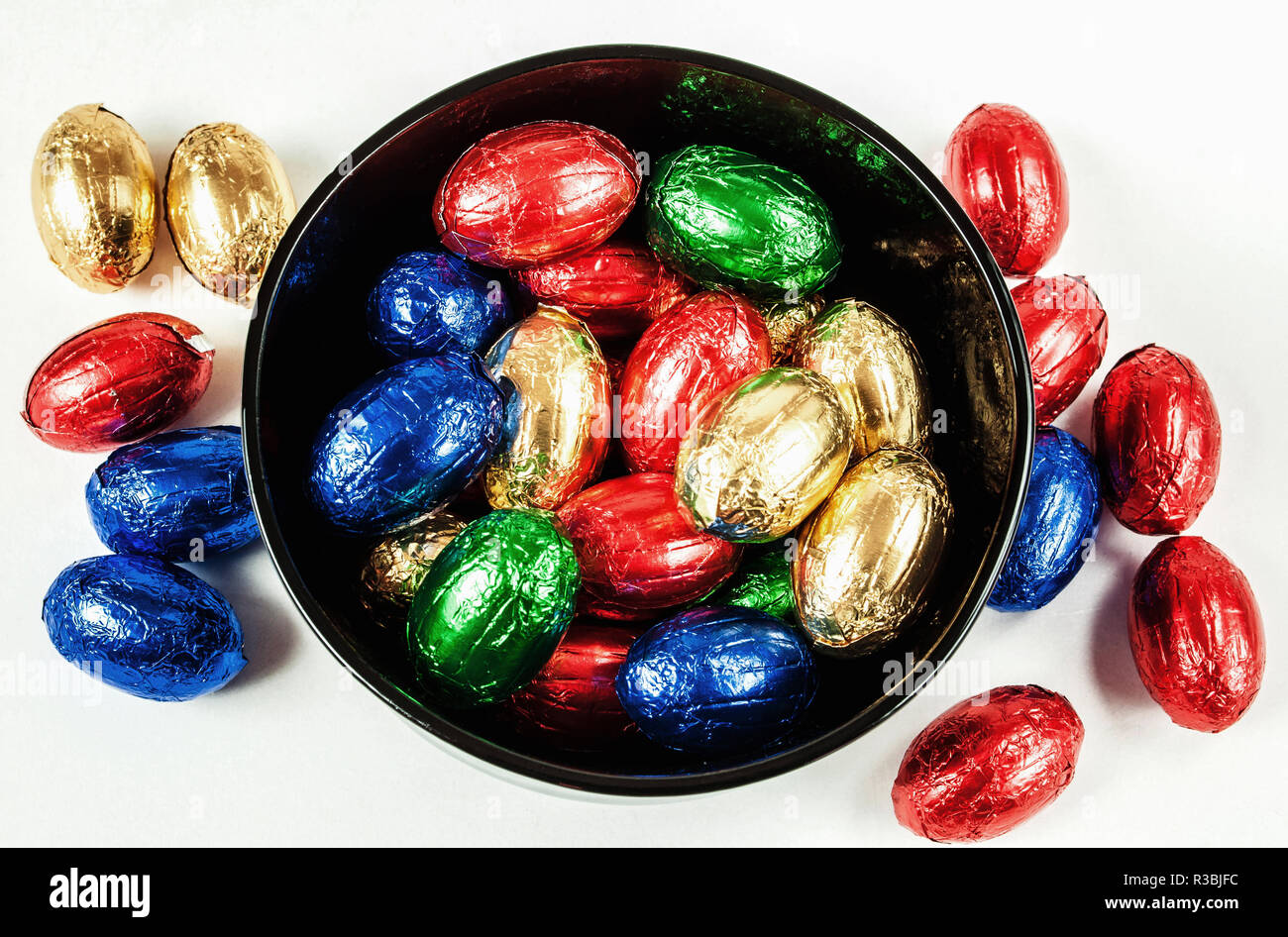 Golden chocolate egg hi-res stock photography and images - Alamy