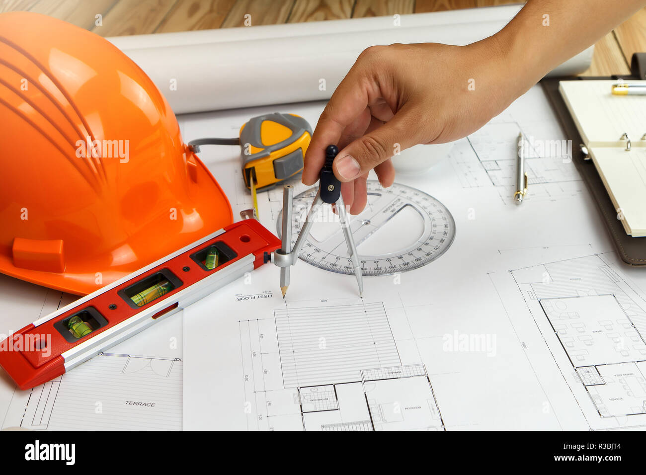 Construction divider hi-res stock photography and images - Alamy