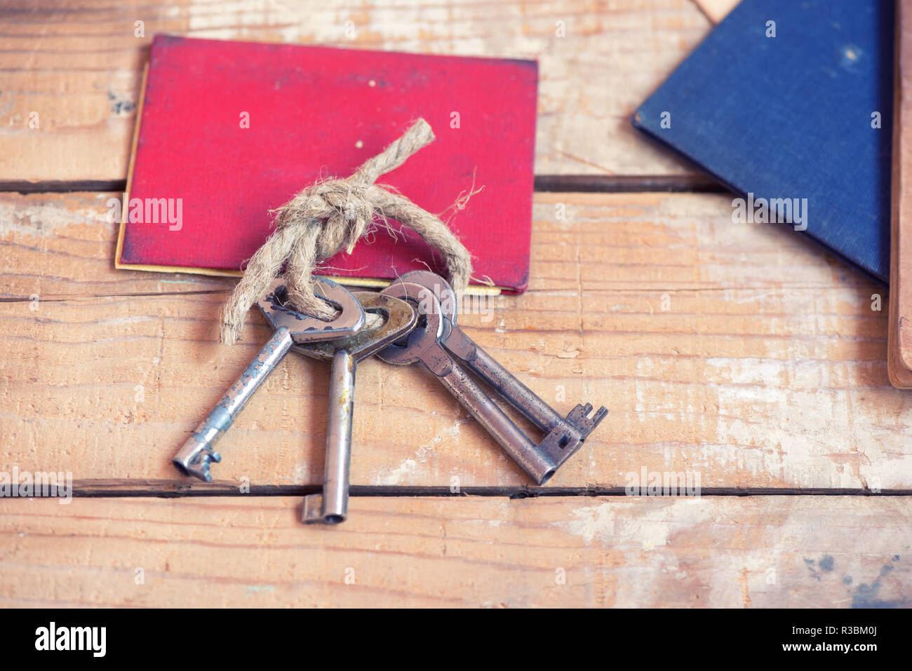 Key and documents hi-res stock photography and images - Alamy