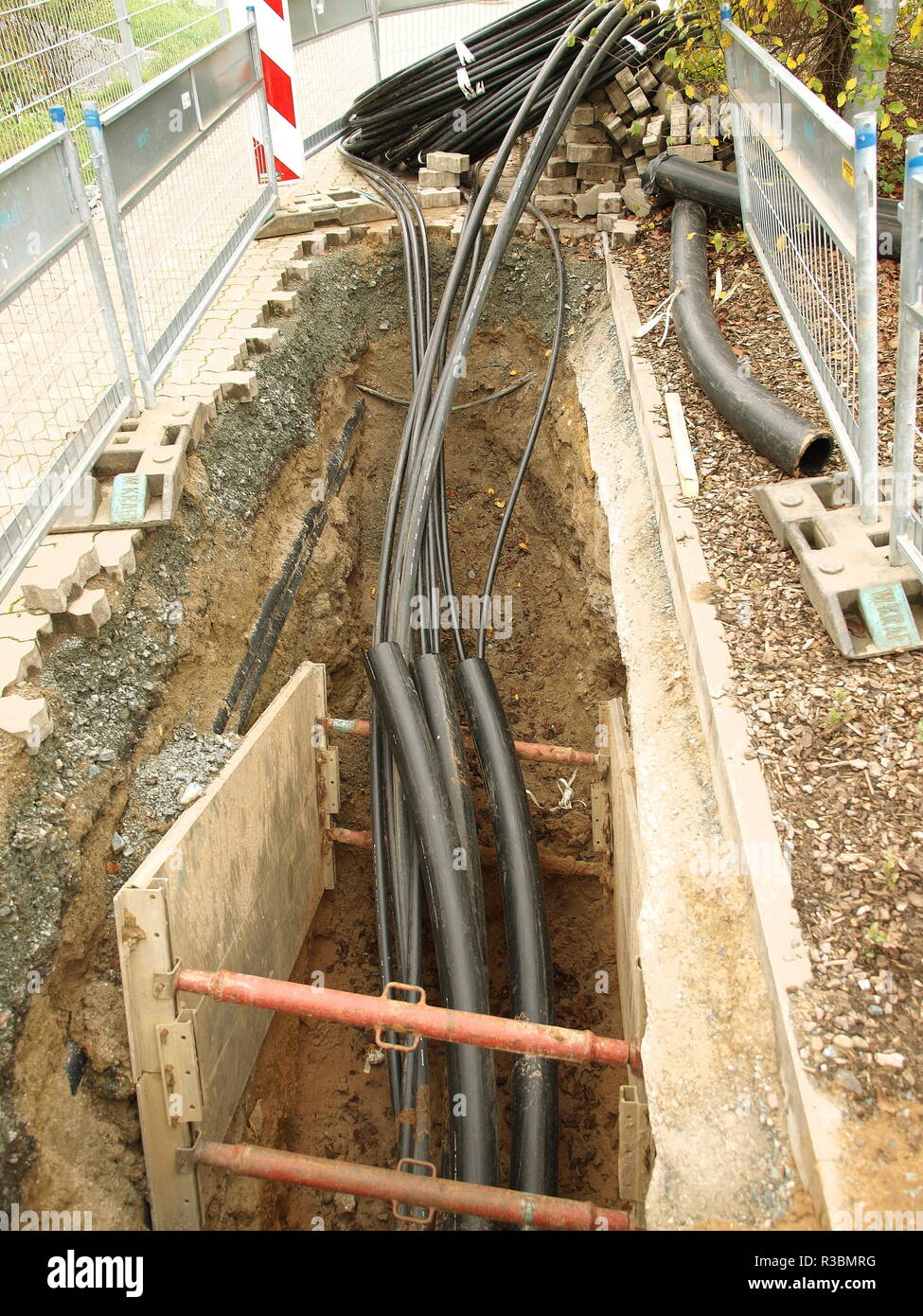 Fast broadband and construction hi-res stock photography and images - Alamy