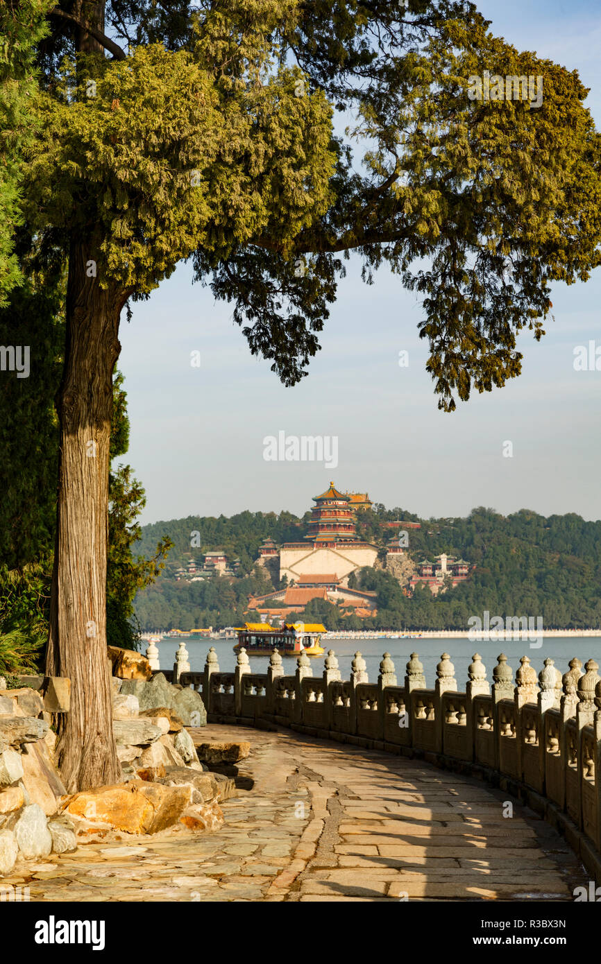 Summer Palace above Kunming Lake, Beijing, China Stock Photo - Alamy