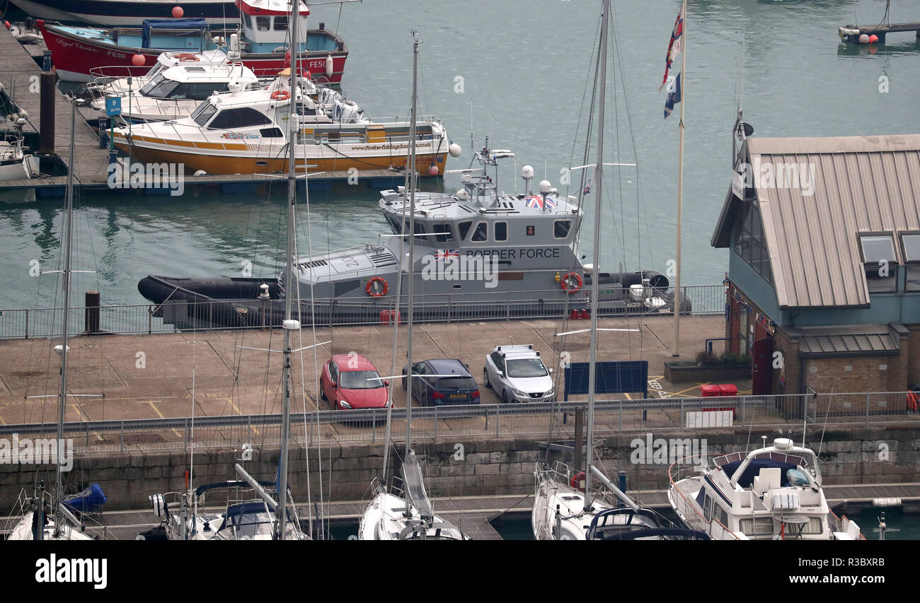 Dover migrants dinghy hi-res stock photography and images - Alamy