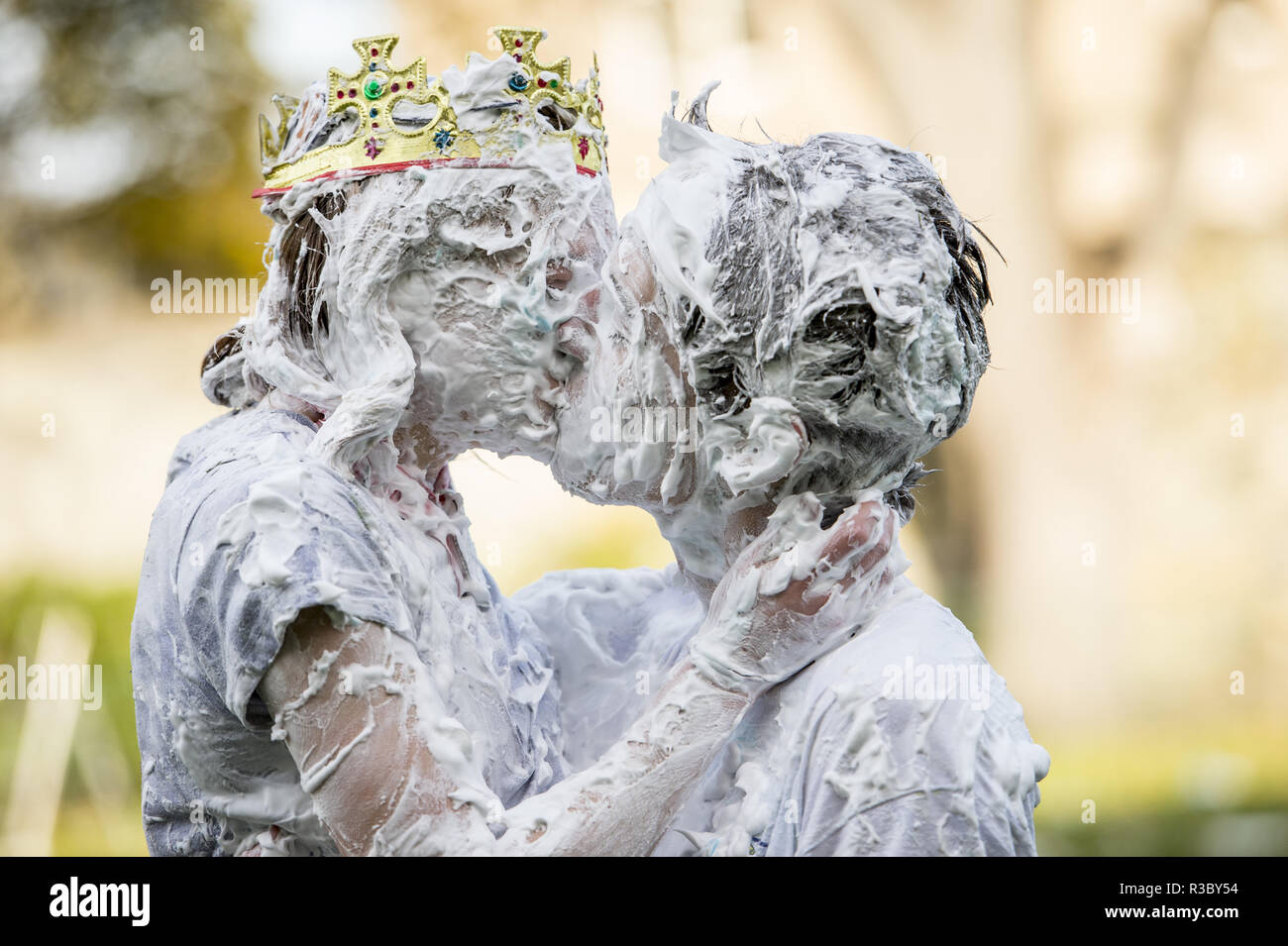 Campus couple fight hi-res stock photography and images - Alamy