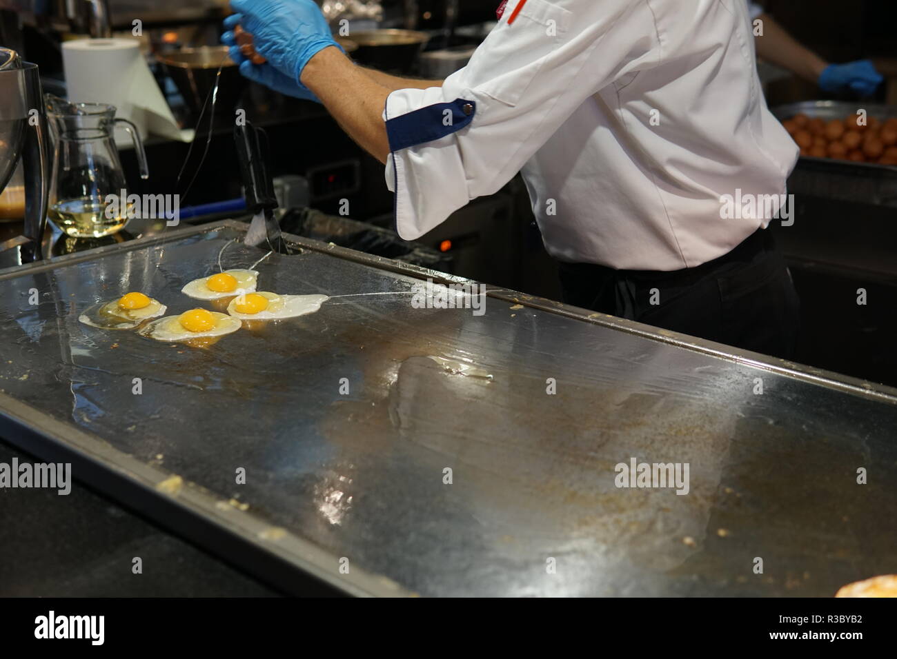 eggs in the kitchen of the restaurant breakfast lunch Stock Photo - Alamy