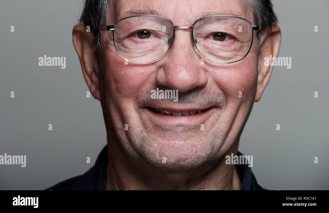Bbc rugby commentator ian robertson hi-res stock photography and images ...