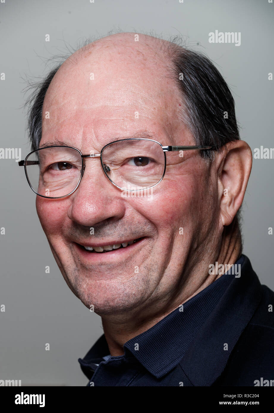 Bbc rugby commentator ian robertson hi-res stock photography and images ...