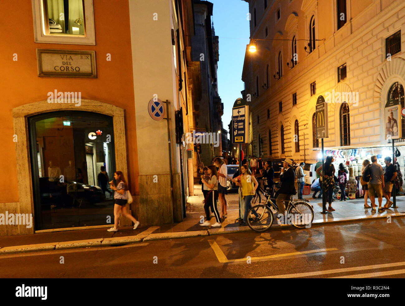 Rome italy via del corso hi-res stock photography and images - Alamy