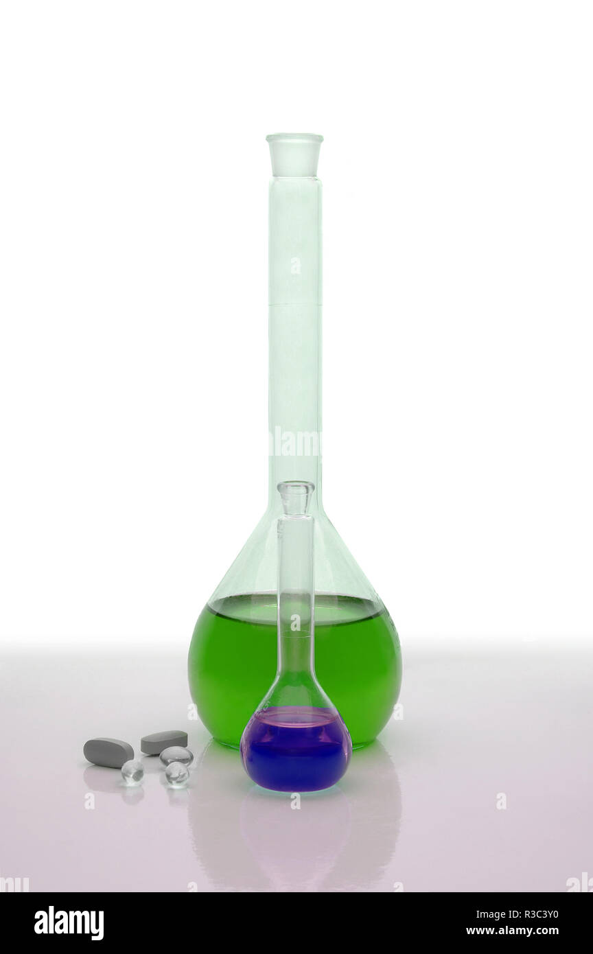 Glass labware hi-res stock photography and images - Alamy