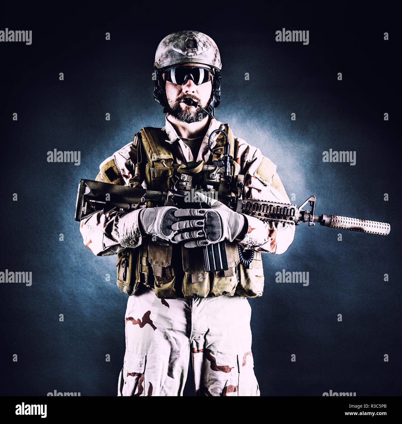 Bearded special warfare operator hi-res stock photography and images ...