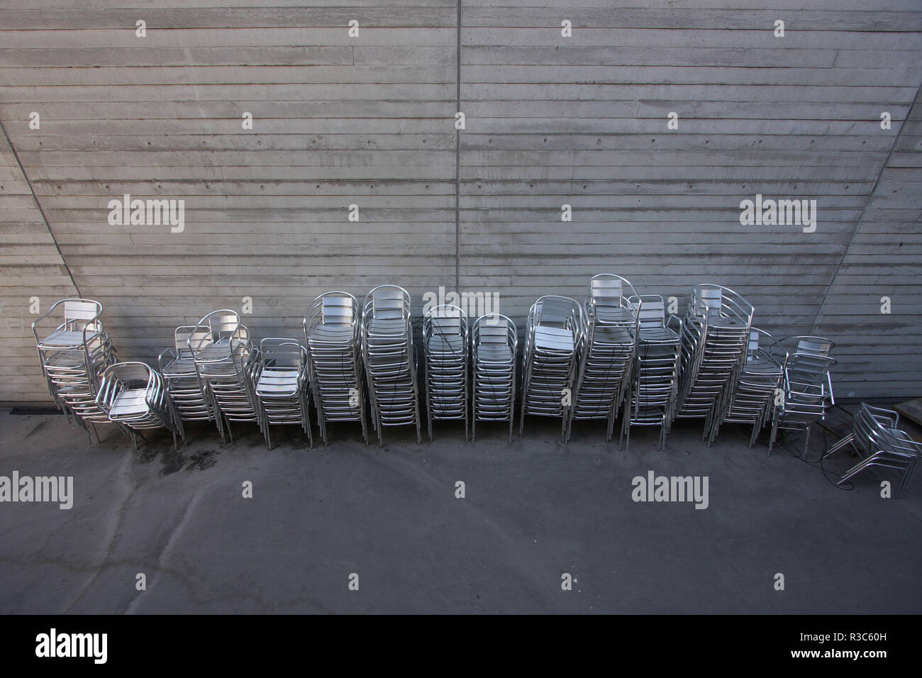 A collection of aluminium chairs Stock Photo - Alamy