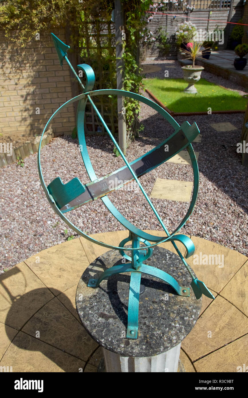 Sundial england english hi-res stock photography and images - Alamy