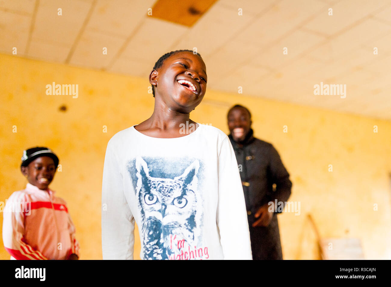 African school girls playing hi-res stock photography and images - Alamy