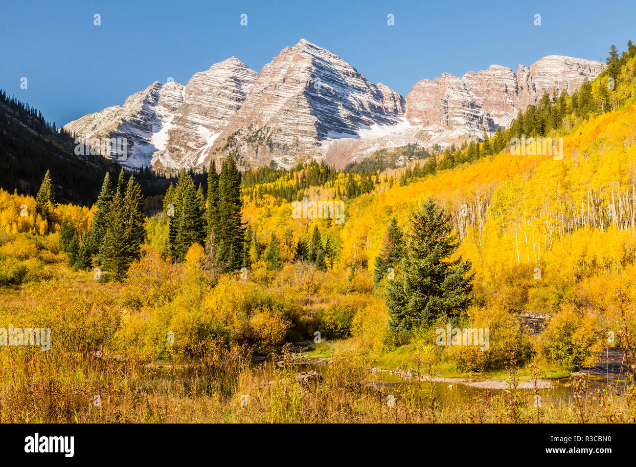 Maroon bells and maroon creek hi-res stock photography and images - Alamy