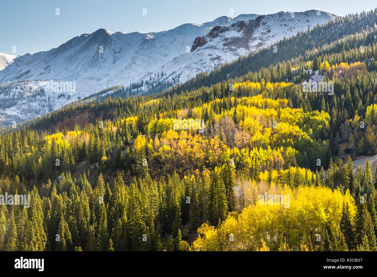 Red mountain pass hi-res stock photography and images - Alamy