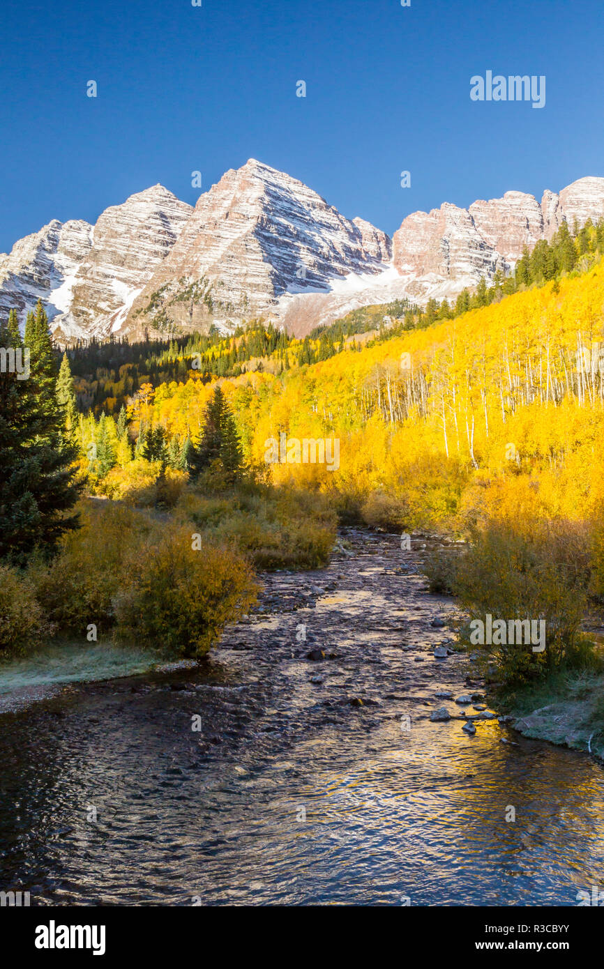Maroon bells in autumn hi-res stock photography and images - Alamy