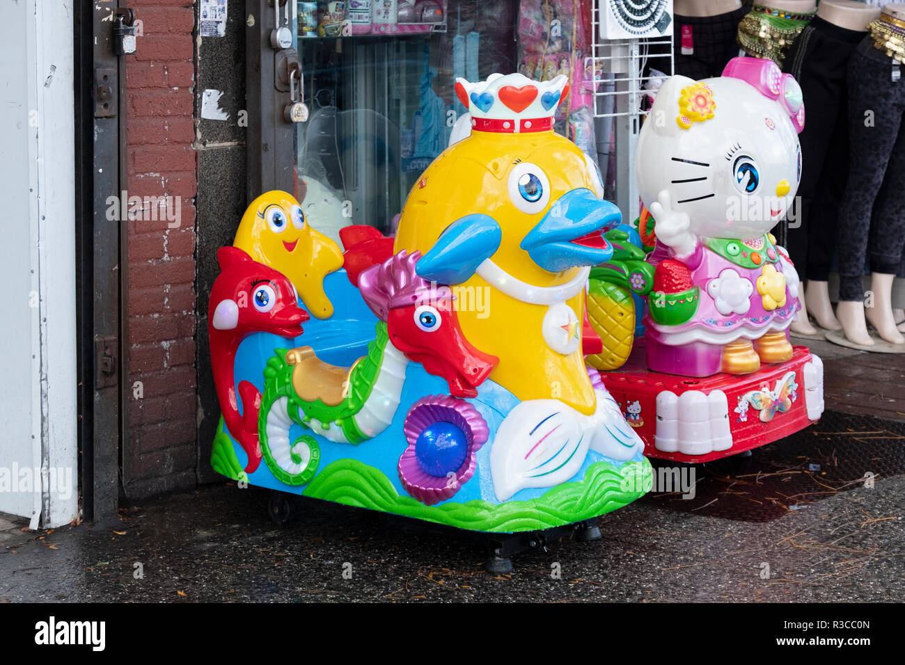 Coin operated ride hi-res stock photography and images - Alamy