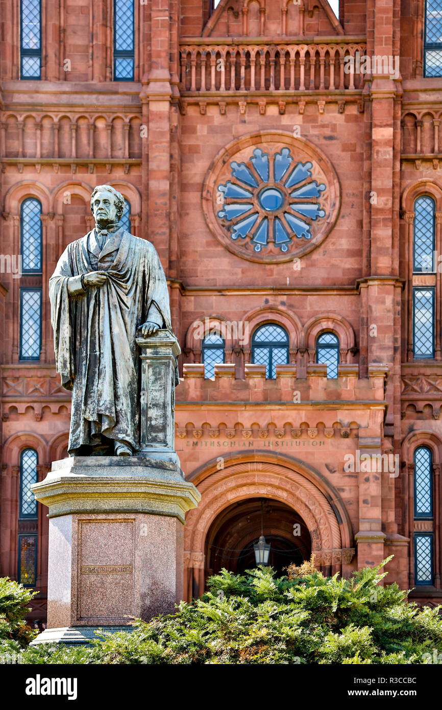 Usa, Washington D.C., Statue of Joseph Henry in Front of Smithsonian ...
