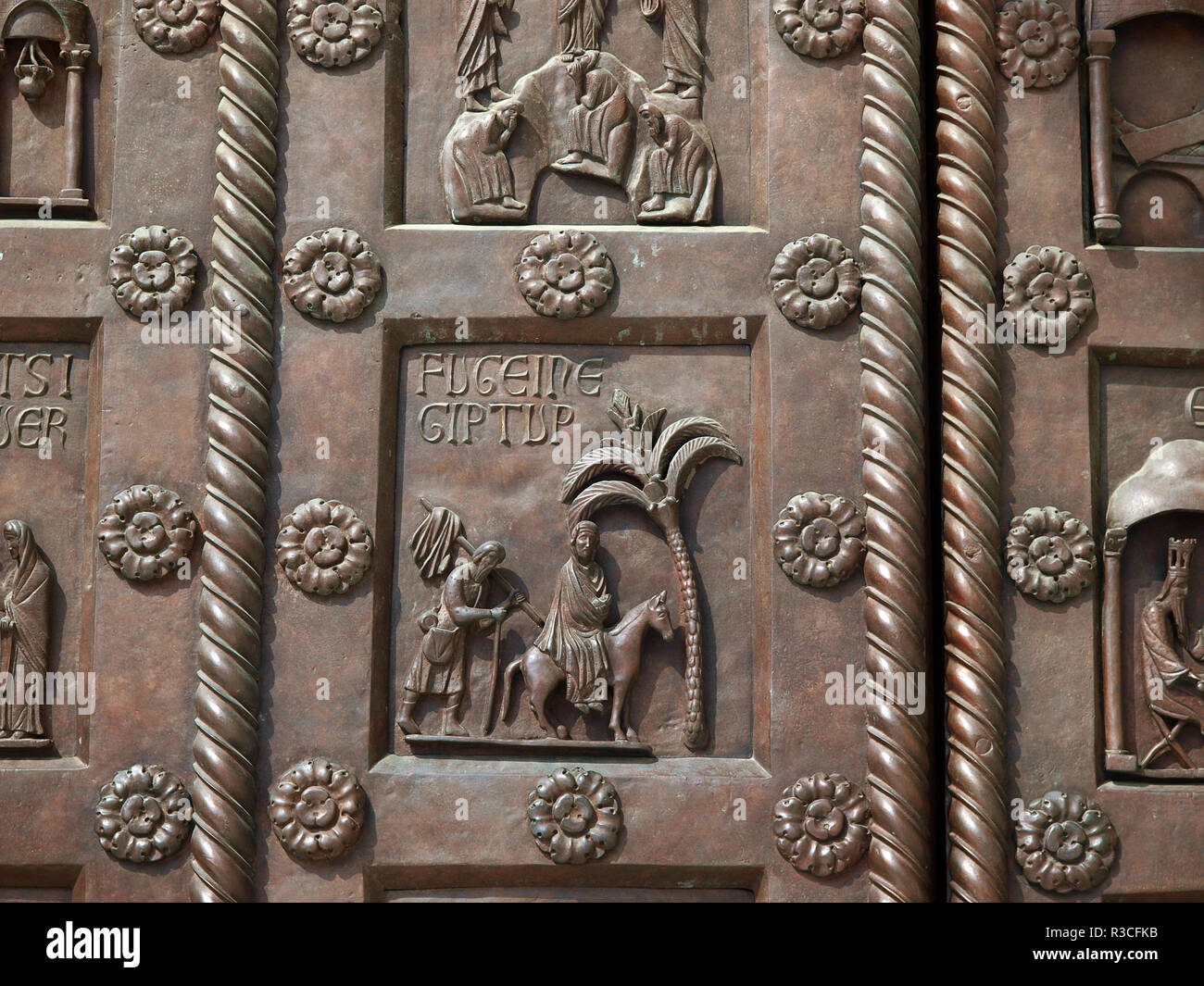 Gate of st legend hi-res stock photography and images - Alamy
