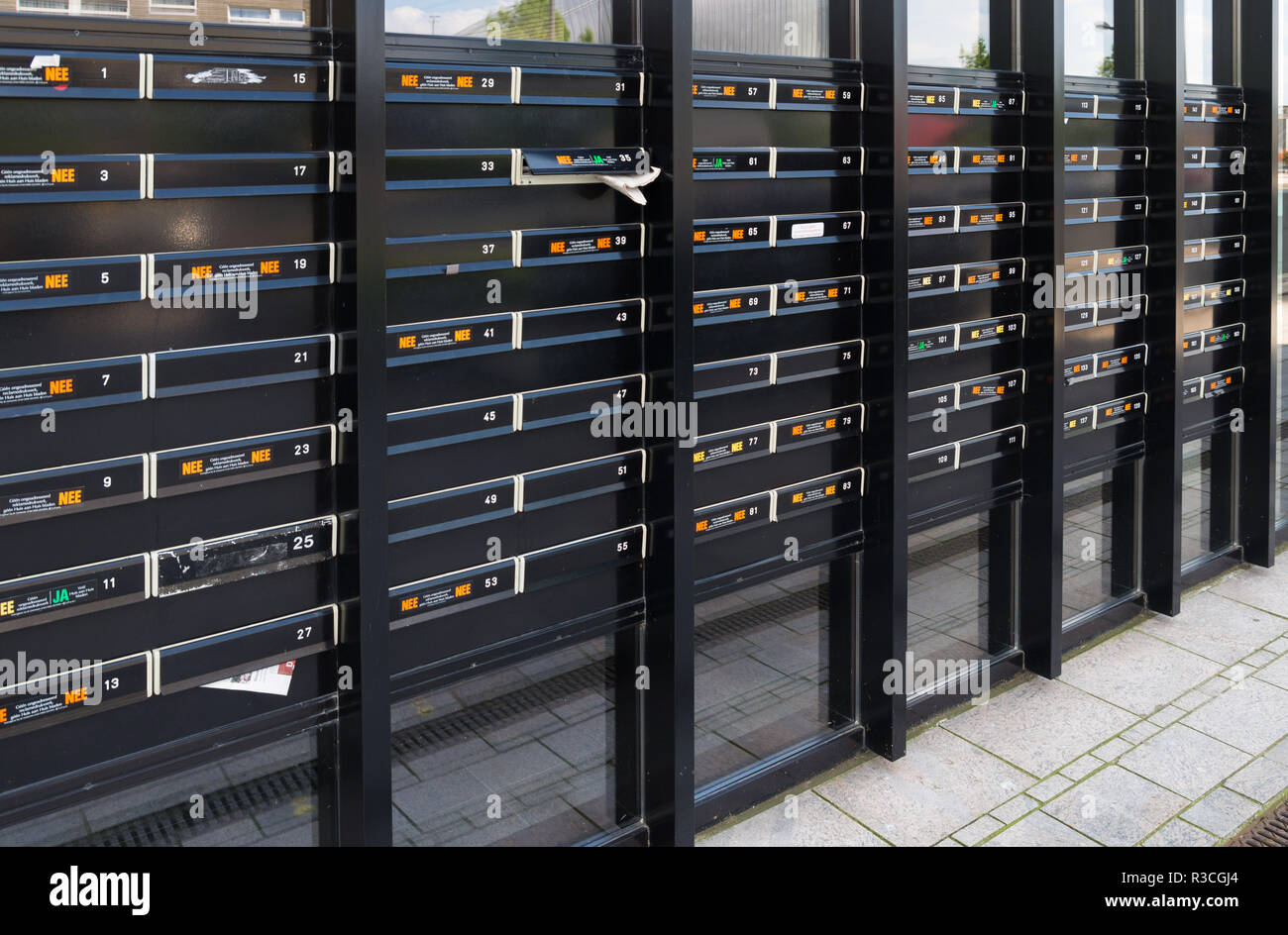 Security express building hi-res stock photography and images - Alamy