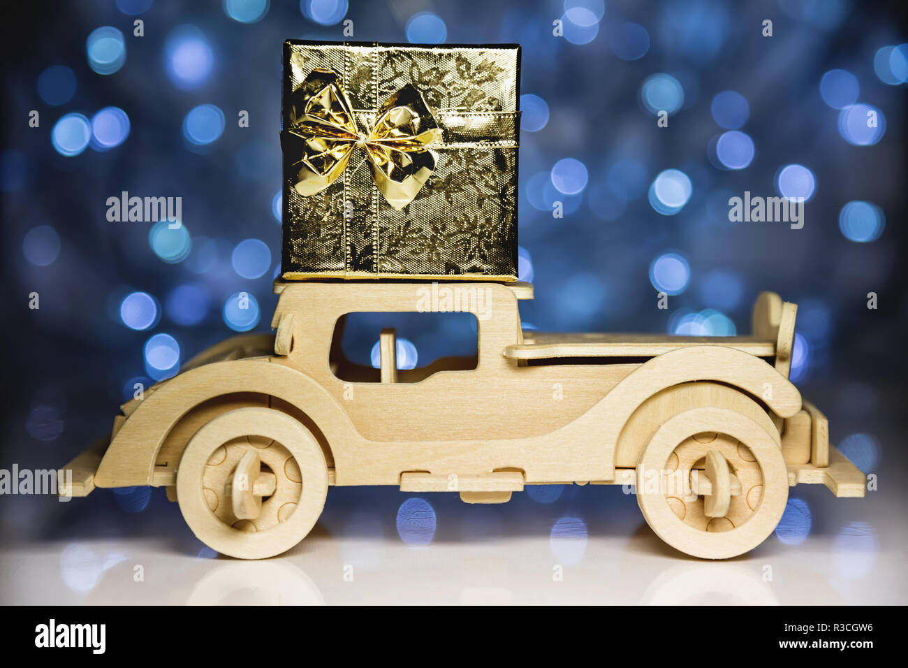 Vintage motor car boxes hi-res stock photography and images - Alamy