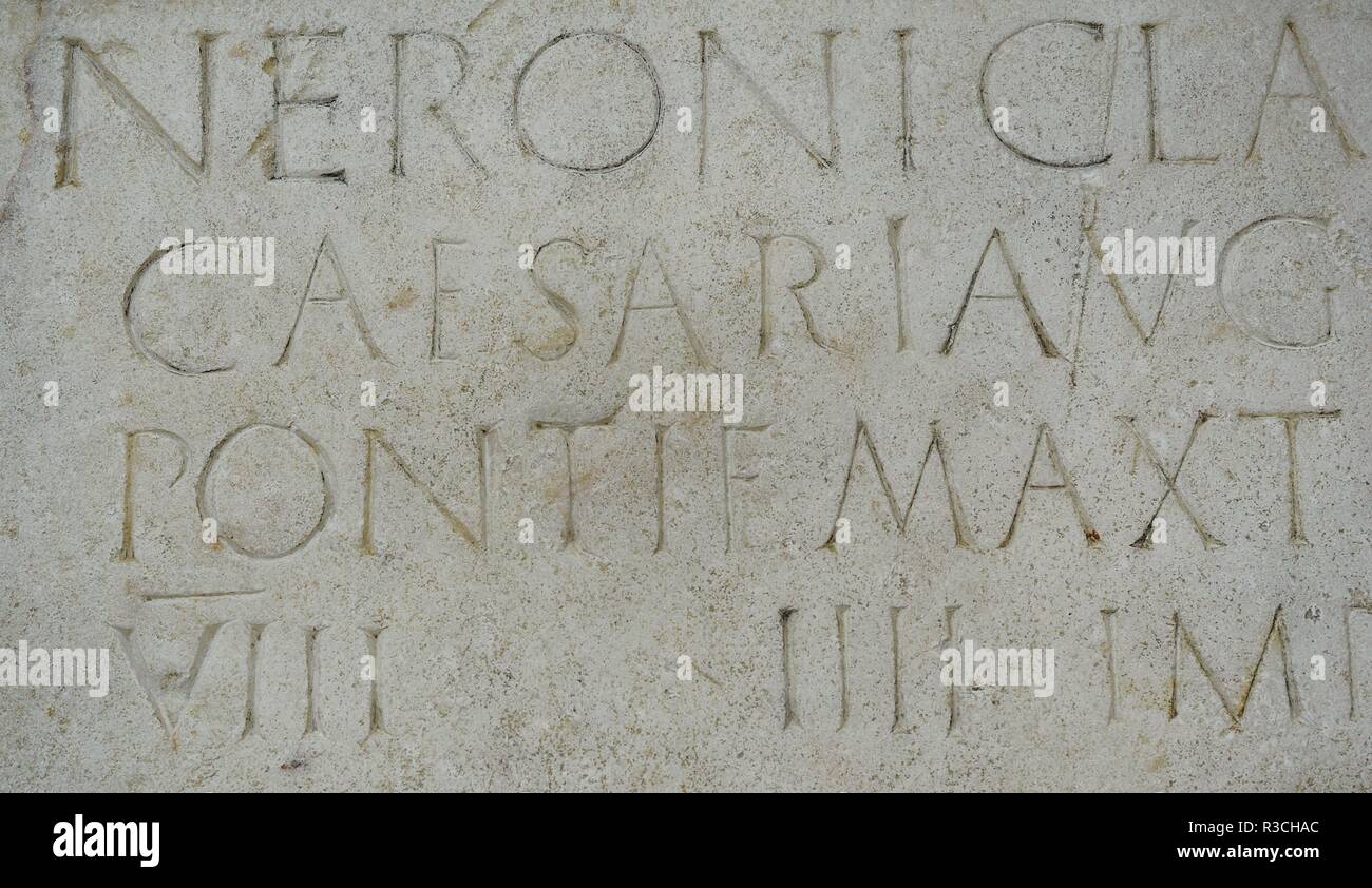 Placa (detalle) dedicada al emperador Nerón (Nerón Claudio César ...