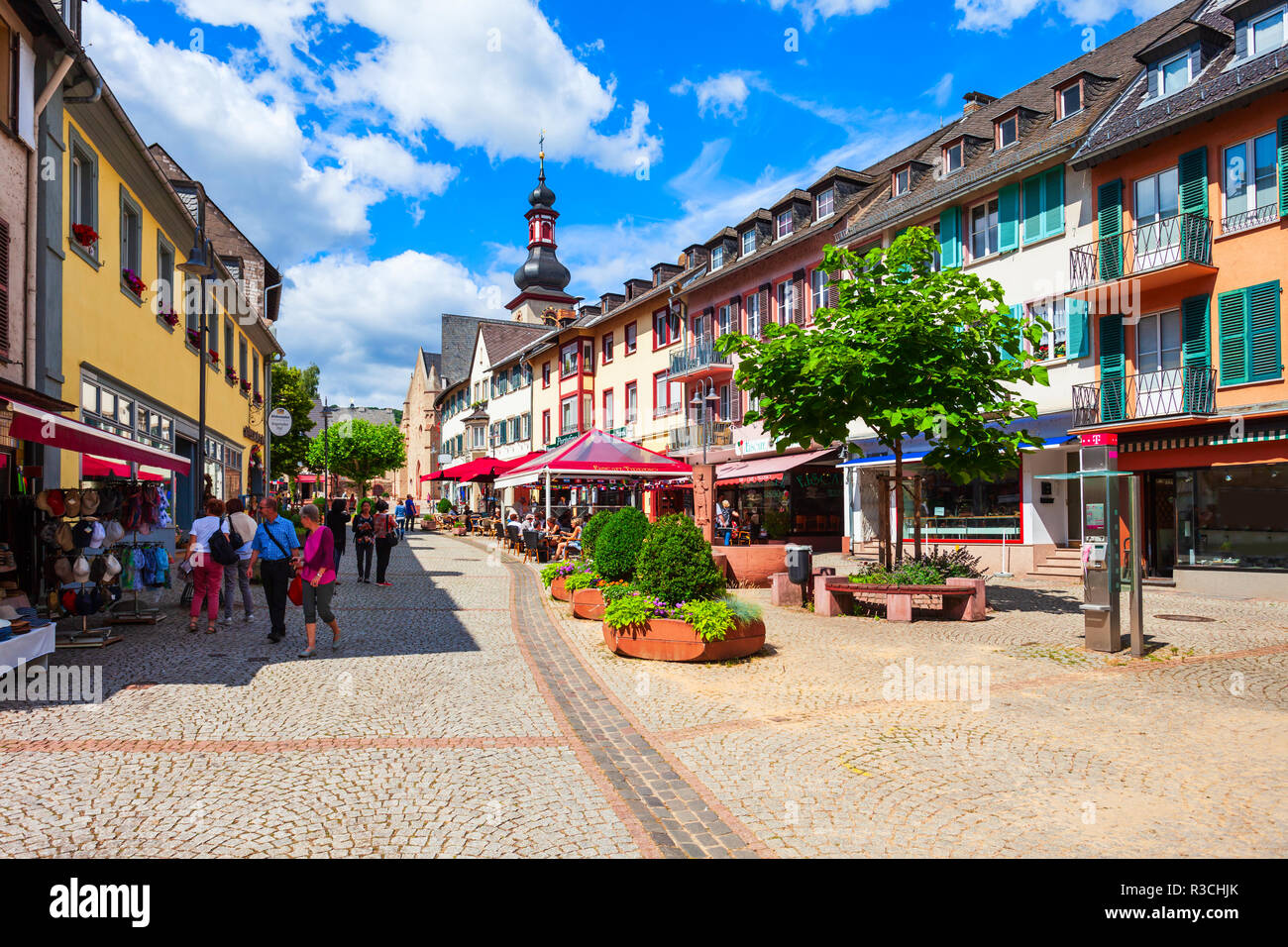 RUDESHEIM AM RHEIN, GERMANY - JUNE 25, 2018: Rudesheim city centre ...