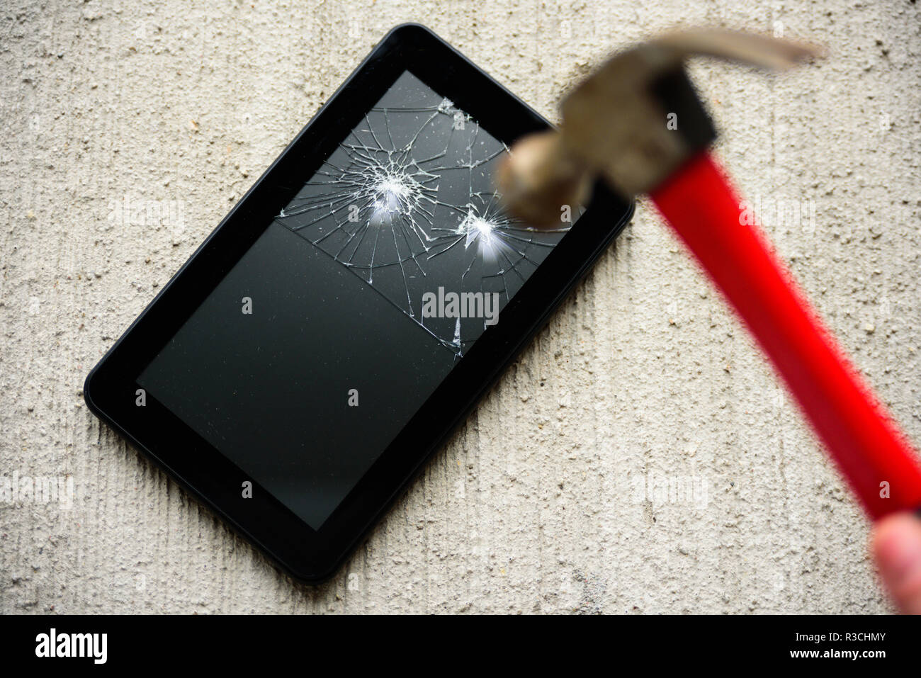 Old broken mobile phone hammer hi-res stock photography and images - Alamy