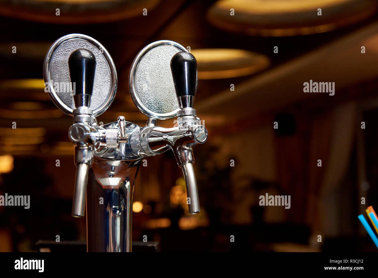 Beer pump detail hi-res stock photography and images - Alamy