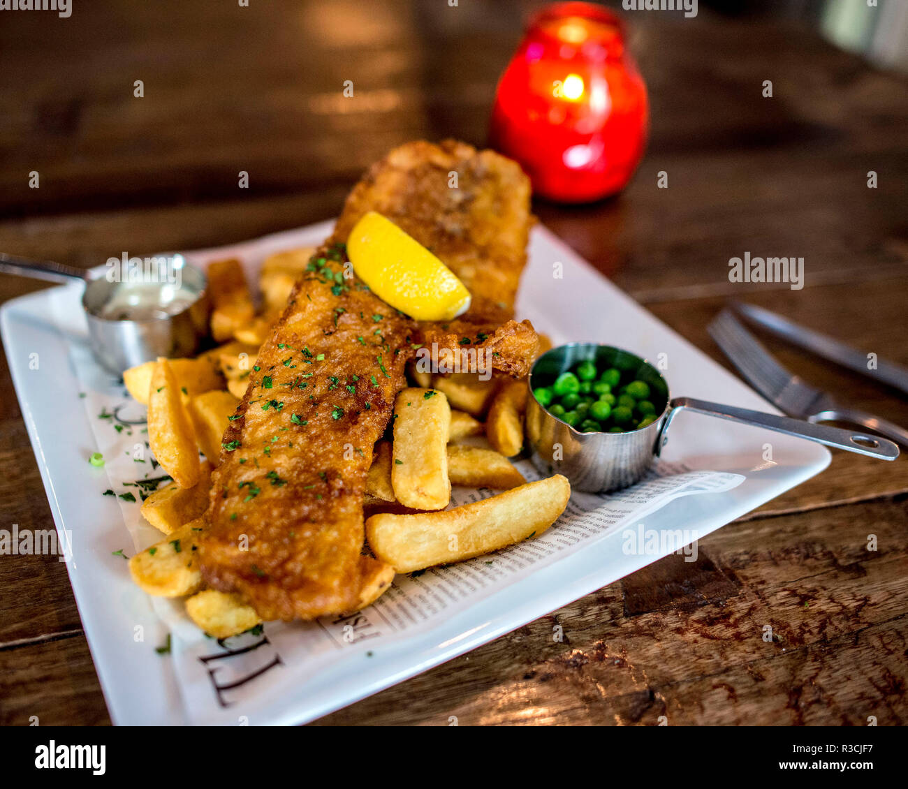 Pub food bistro hi-res stock photography and images - Alamy