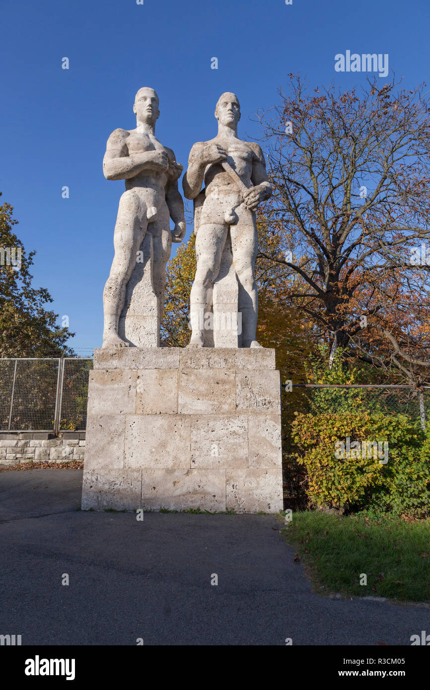 Statues berlin stadium hi-res stock photography and images - Alamy