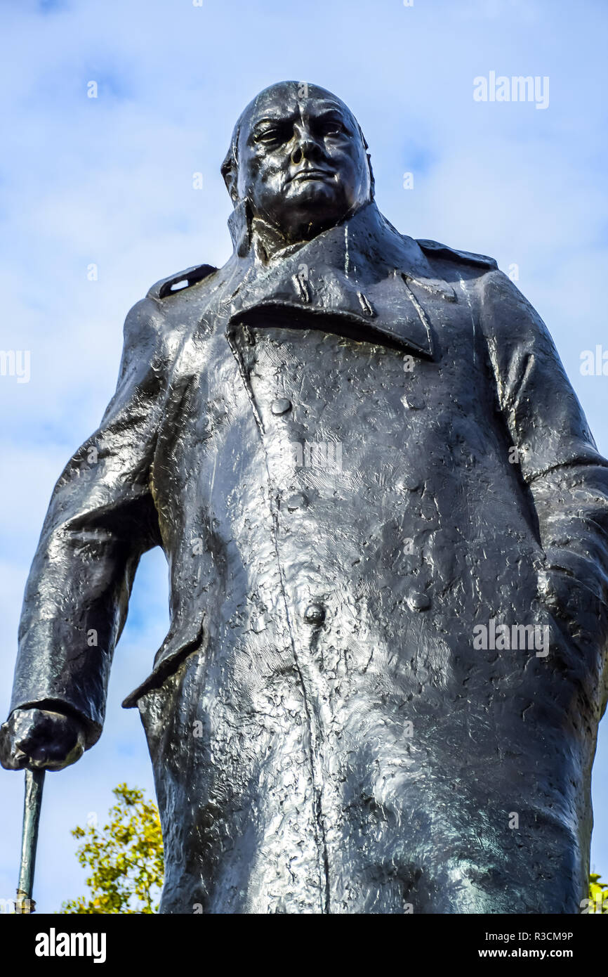 Statue of Winston Churchill in the Parliament Square, Westminster ...