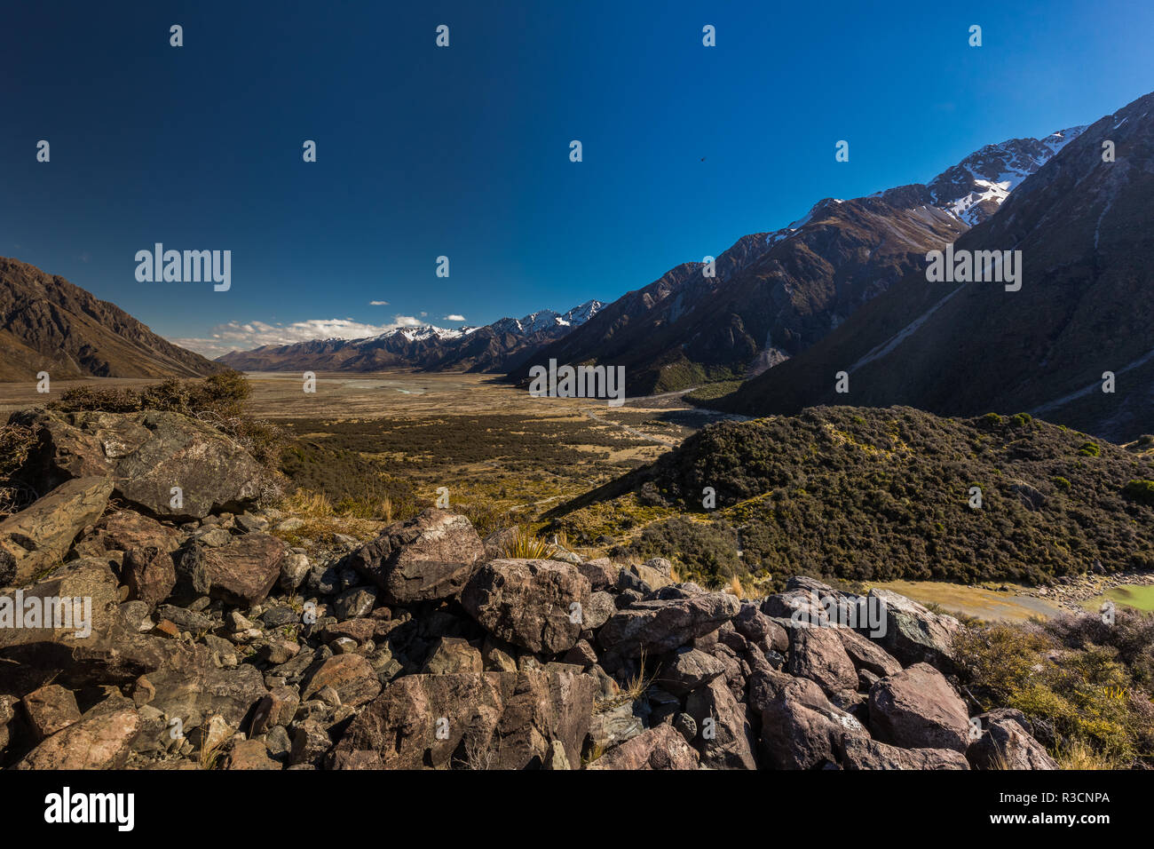 Blue Lakes and the mountains on the Tasman Valley Walk and Tasman ...